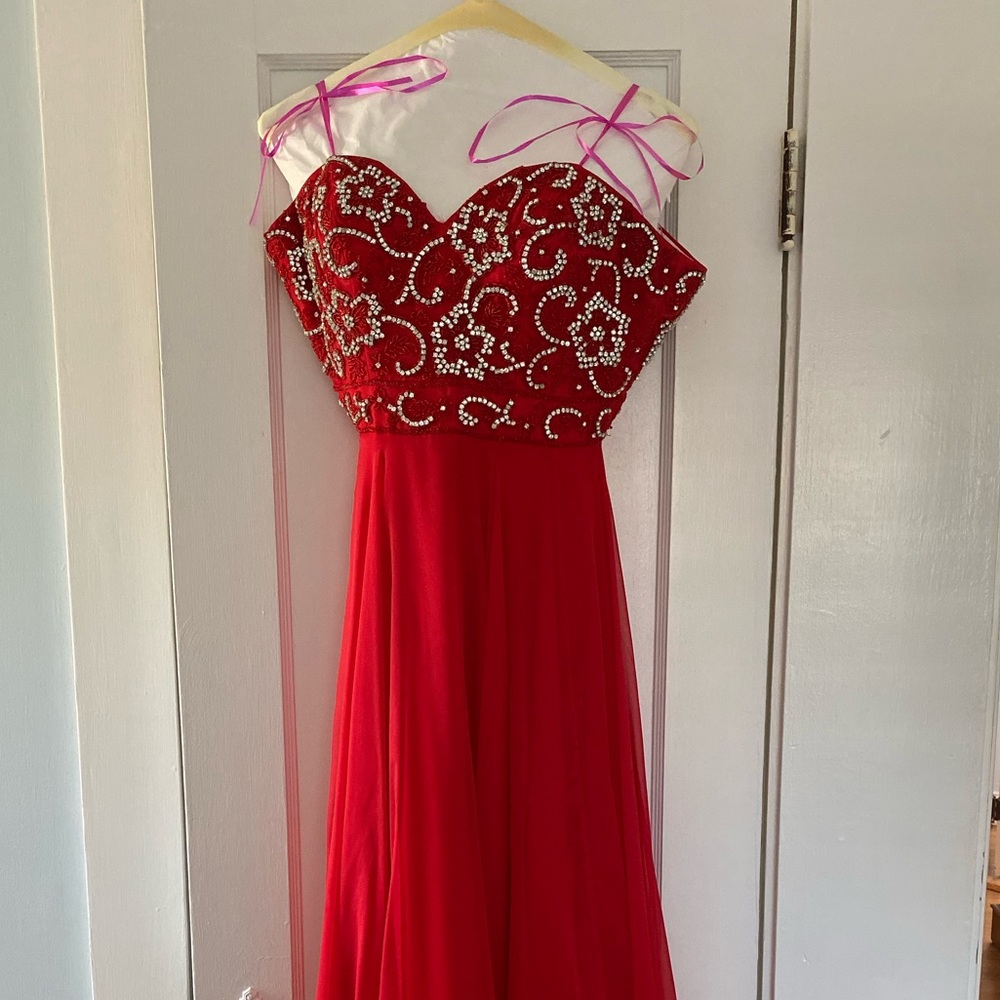 Sherri Hill Prom Gown In Gorgeous Cherry Red - Gem